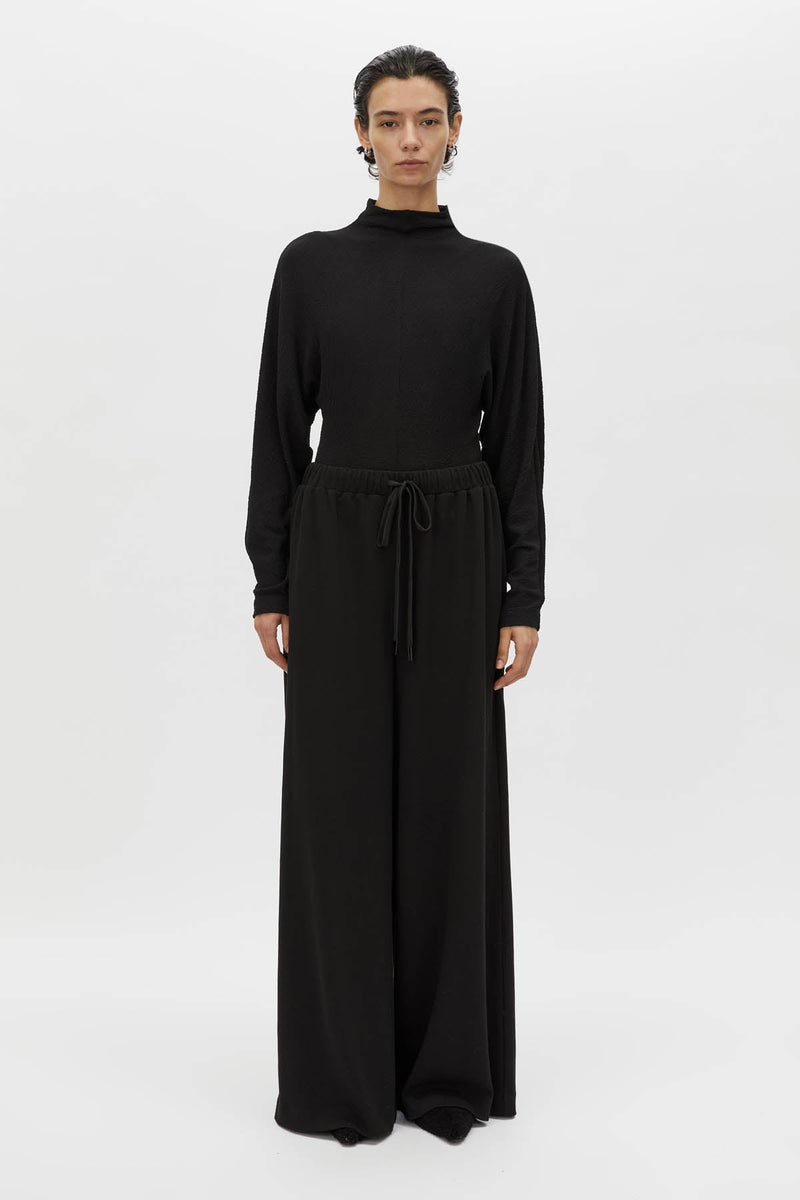 Cali Textured Magyar Slv Bodysuit in Black - CAMILLA AND MARC® C&M